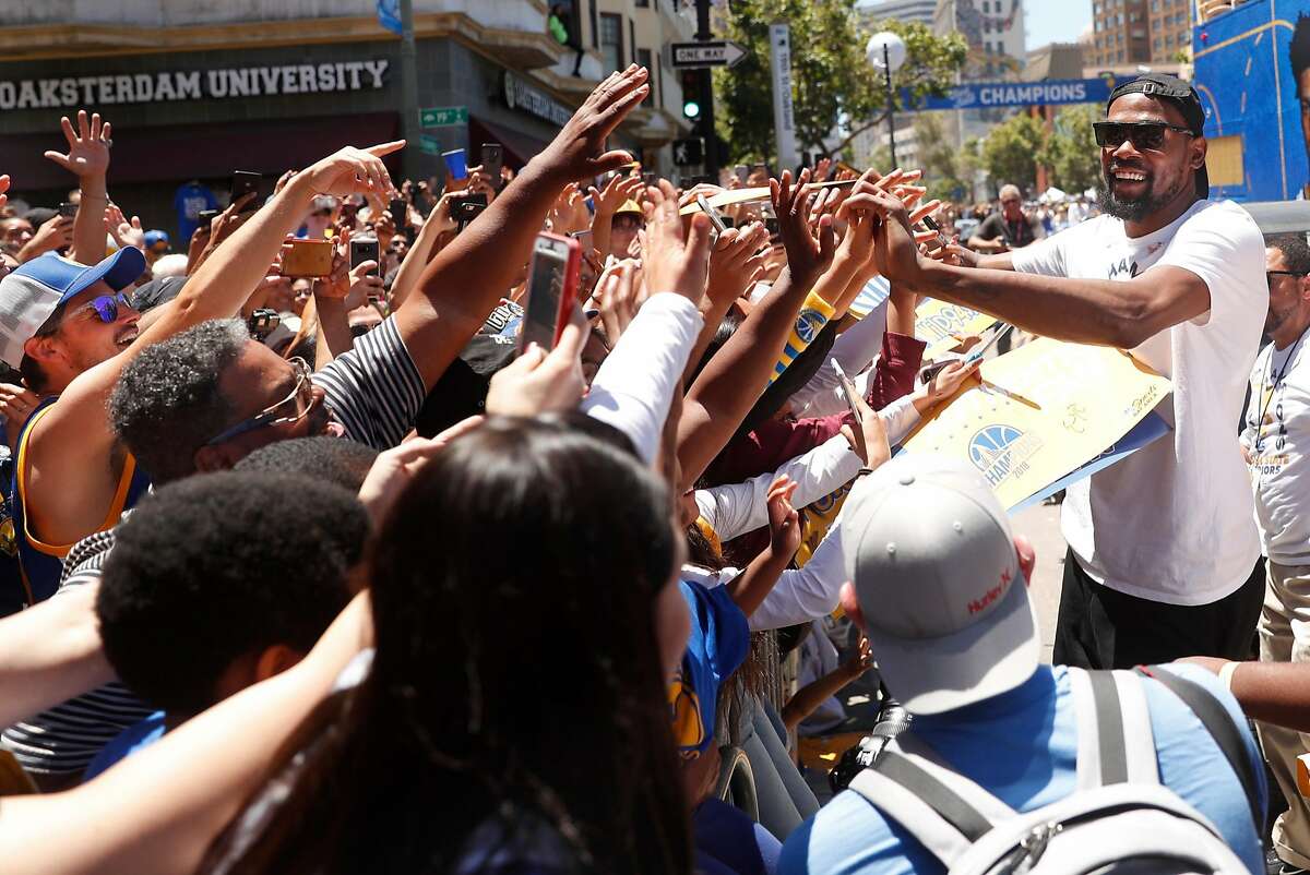 Warriors Parade: Fans come out en masse for what’s become an annual party
