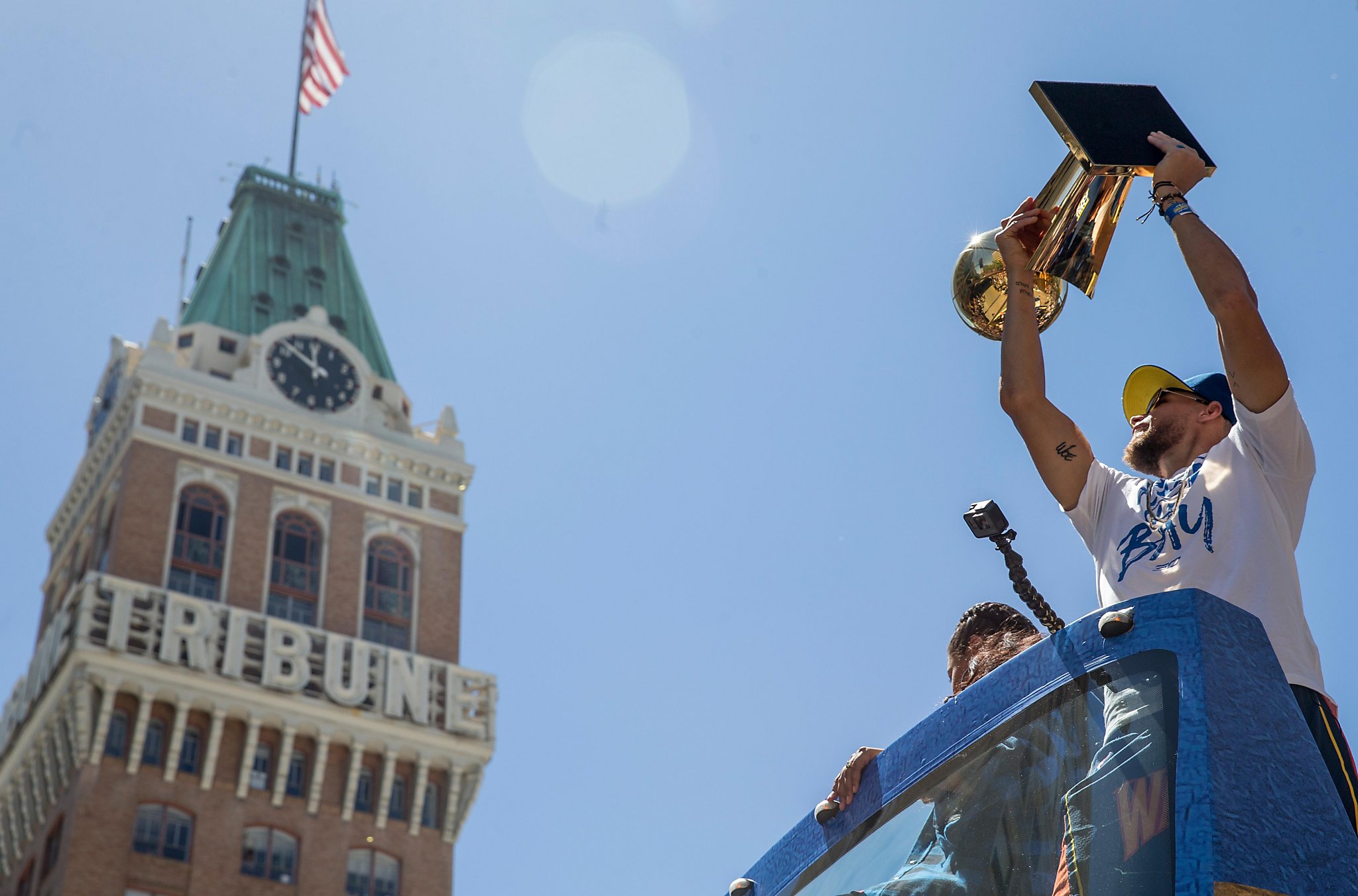 Stephen Curry is hosting a massive party at Oakland's Fox Theater on Friday