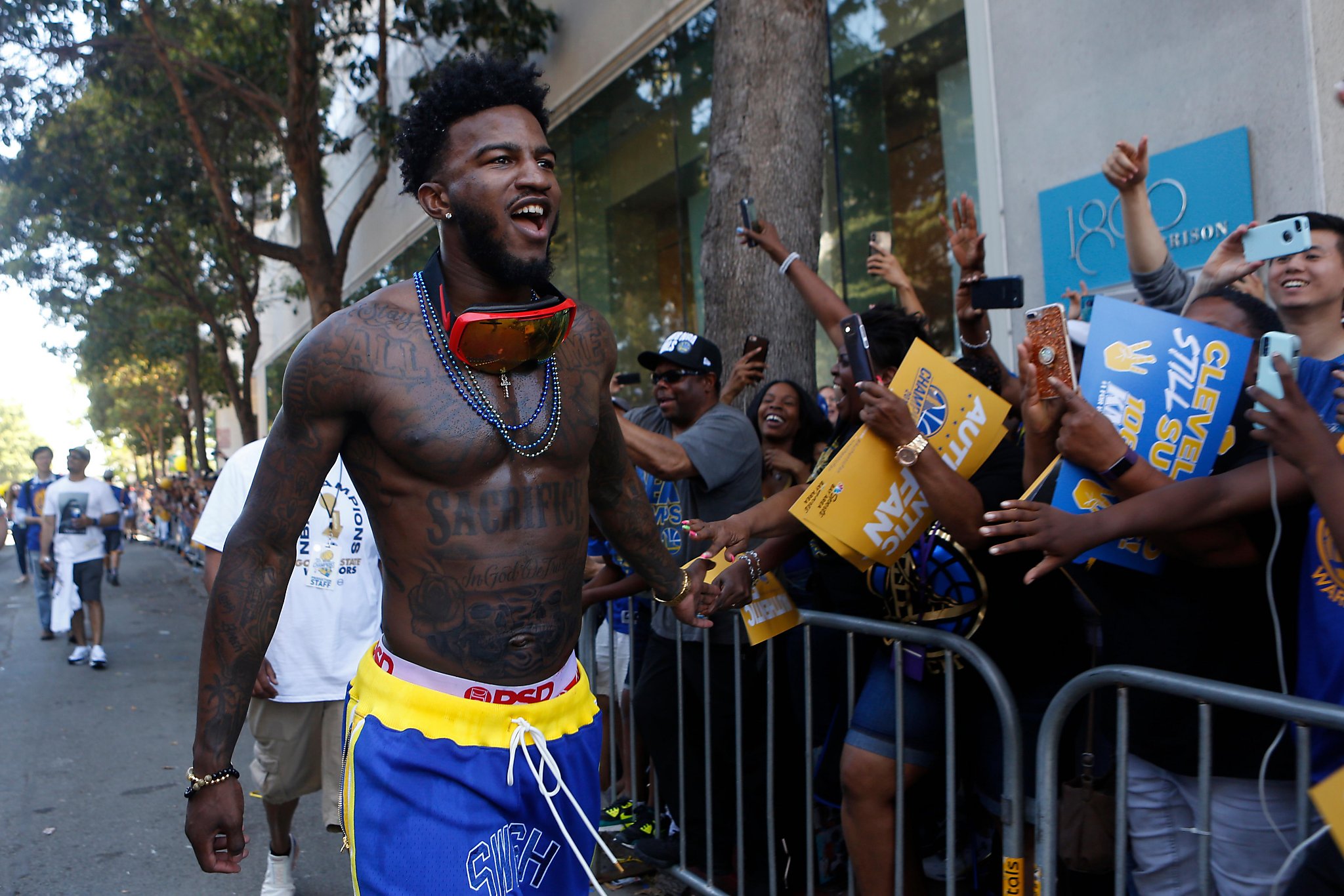 Jordan Bell shares super sweet moment with young fan on parade route