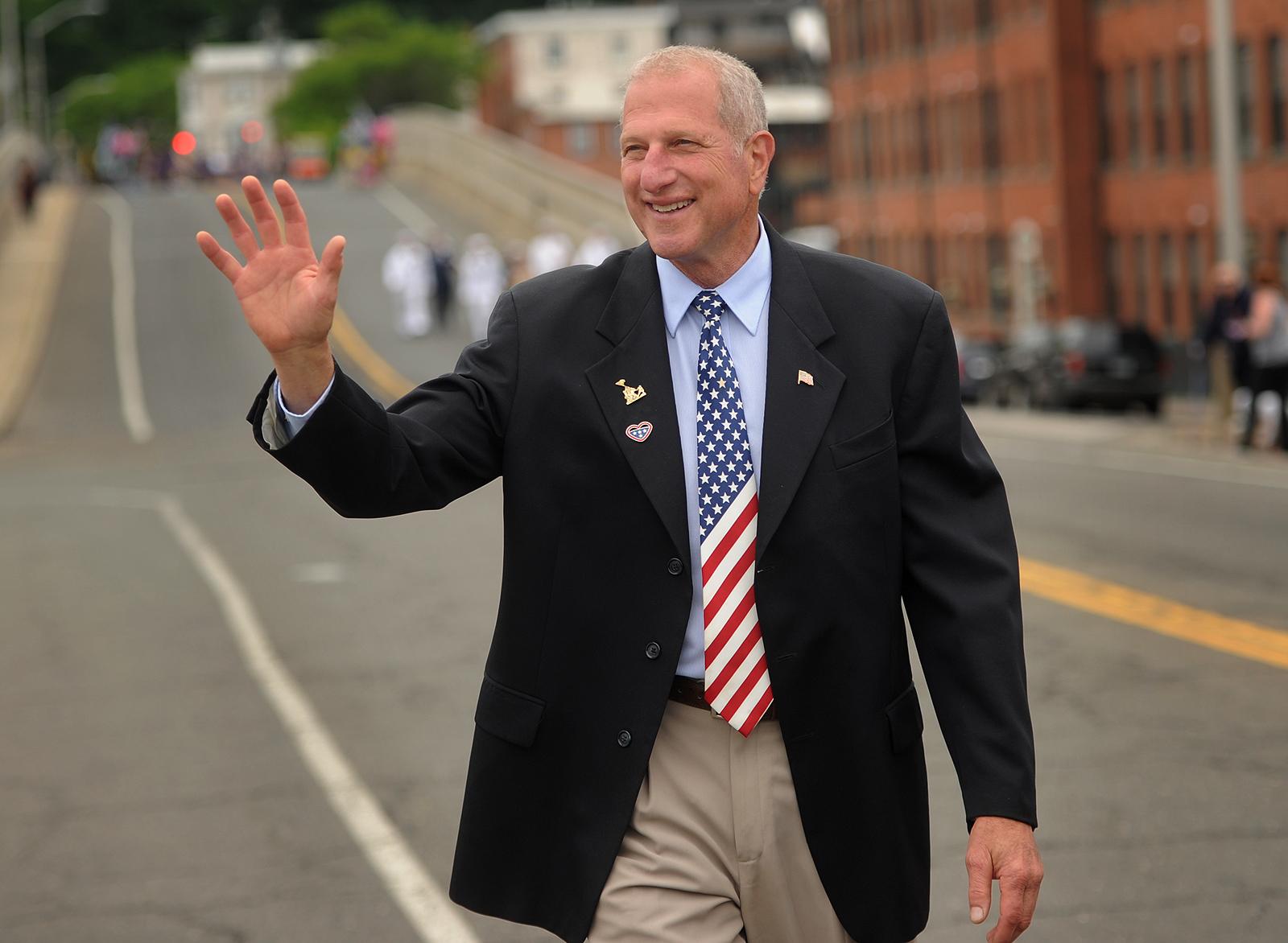 Lauretti drops bid as a Republican, considers independent run for governor