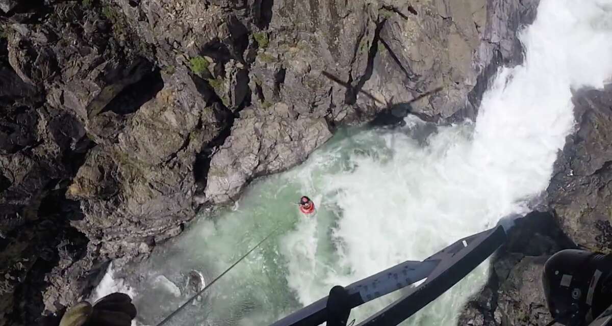 Incredible video shows rescue of man stuck between two massive ...