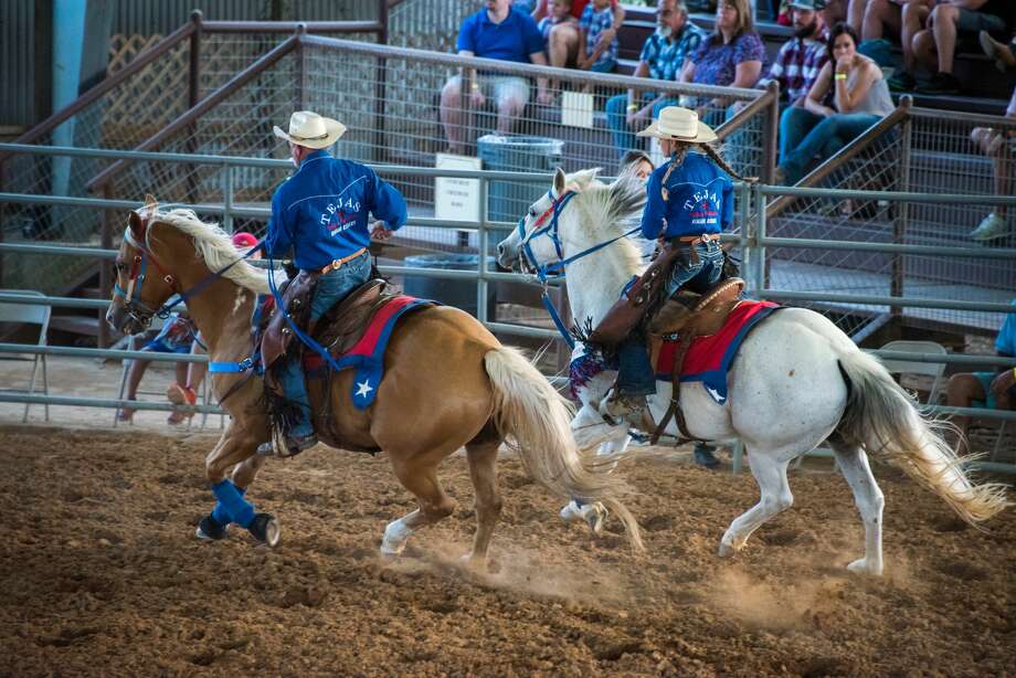 Tejas thrills with weekly rodeo - San Antonio Express-News