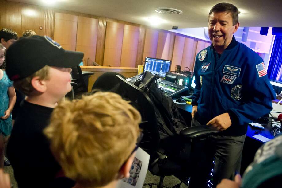 NASA astronaut Michael Barratt speaks to Central Park Elementary ...