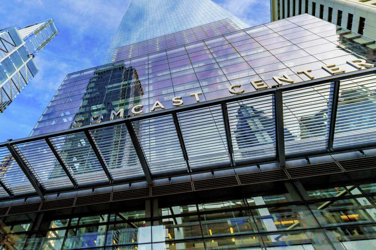 Comcast offers $65 billion for Fox in showdown with Disney