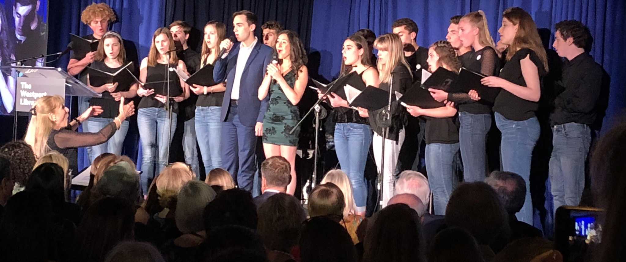 Hometown musical hero honored at library fundraiser