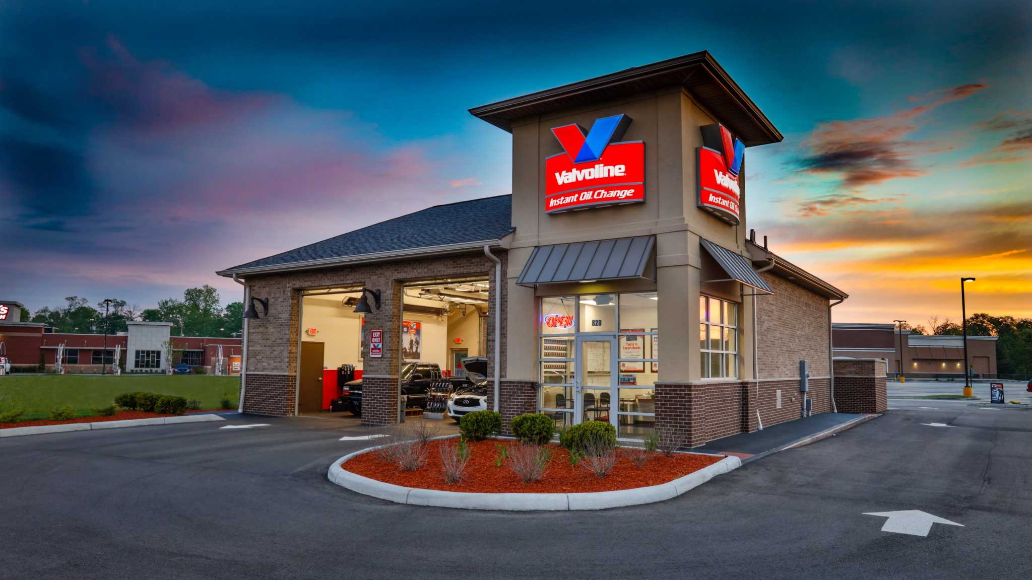 Valvoline opens service center in League City