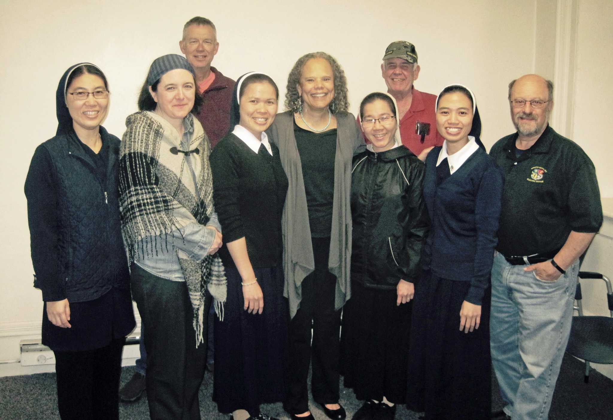 Vietnamese seminary sisters share songs, stories with vets in Middletown