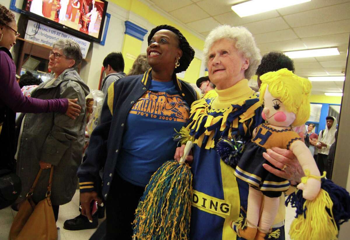 Harding alumni say goodbye to their old school