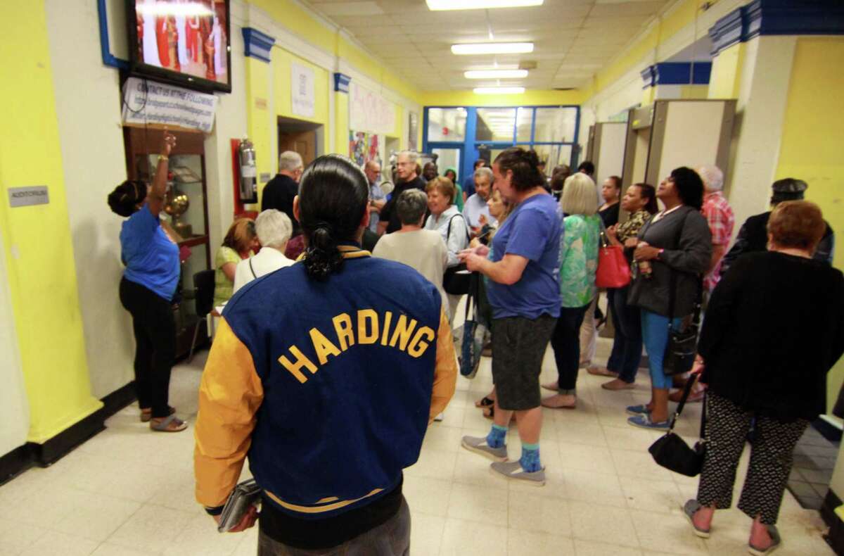 Harding alumni say goodbye to their old school