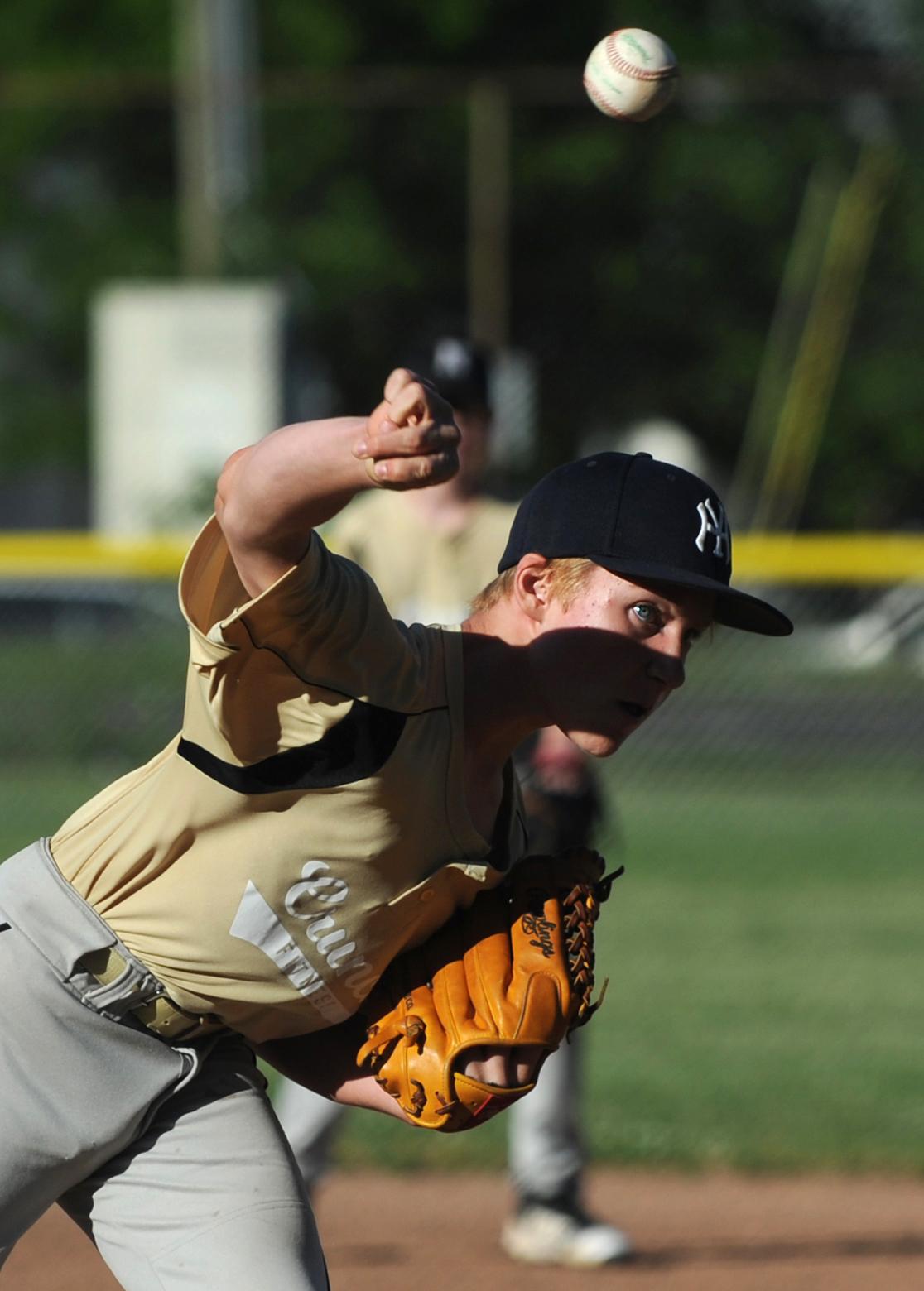Crunch Fitness tops Rowayton Market for Norwalk Little League city title