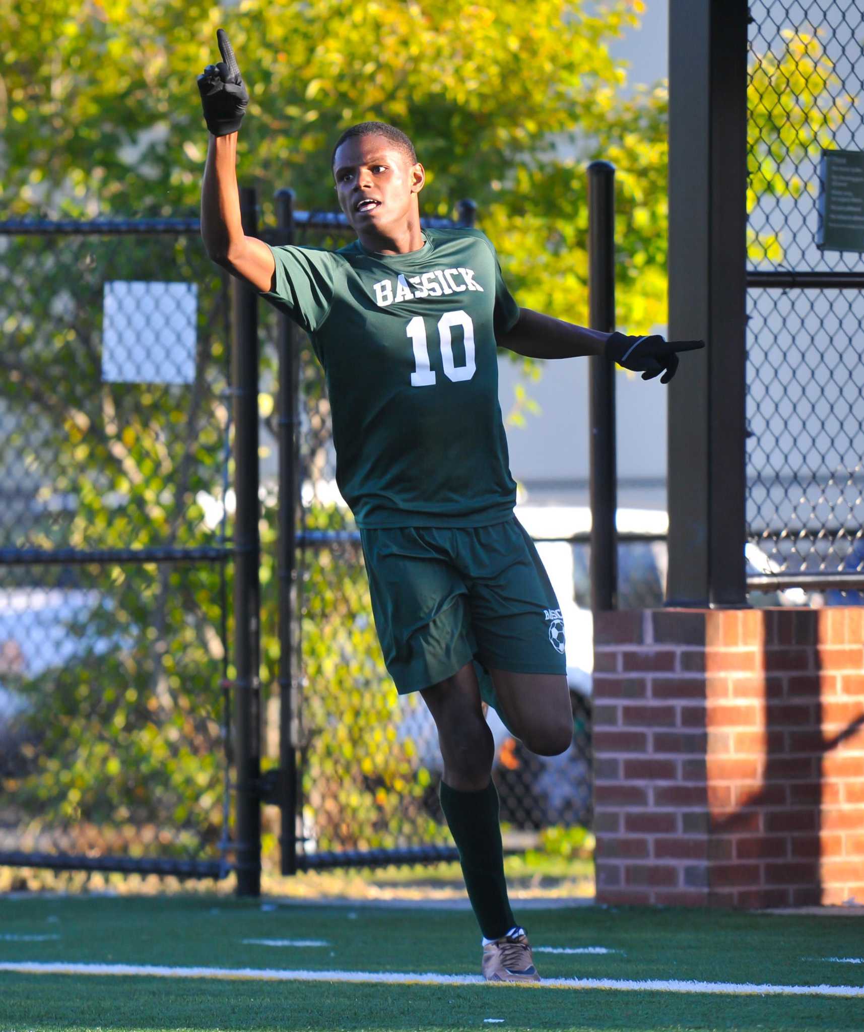 Bridgeport Field of Dreams Foundation hands out scholarships