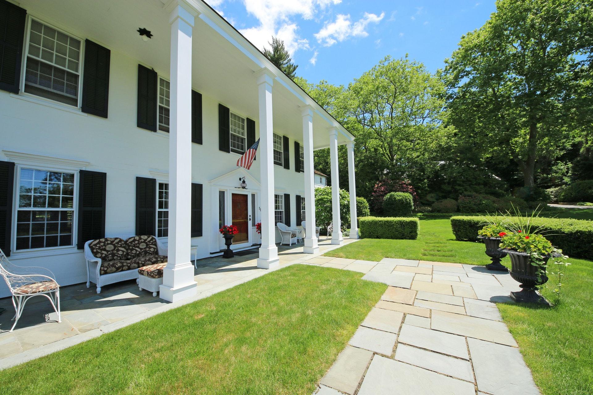 On the Market / Colonial has views of the Southport Harbor