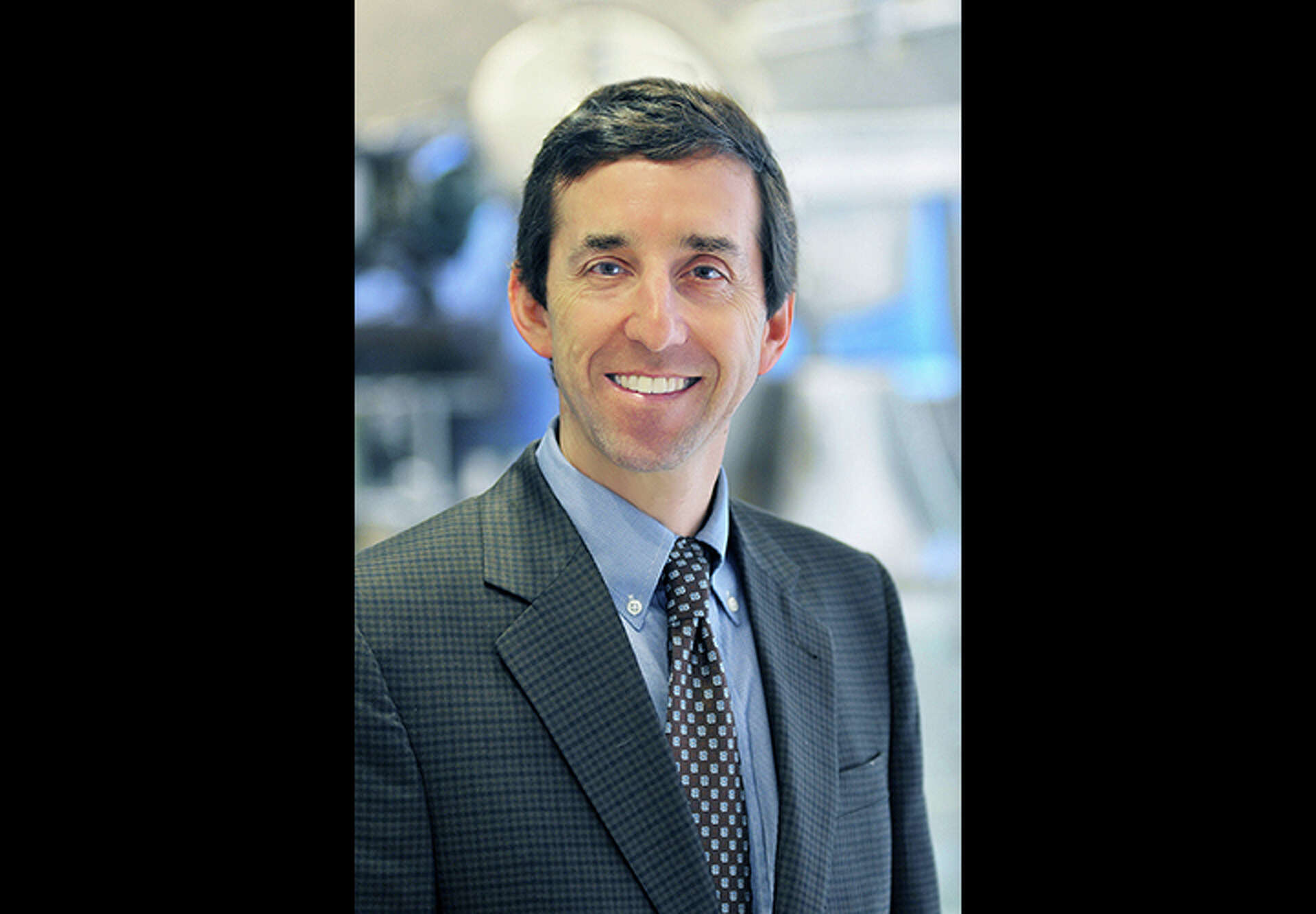 UH hires three deans for planned med school