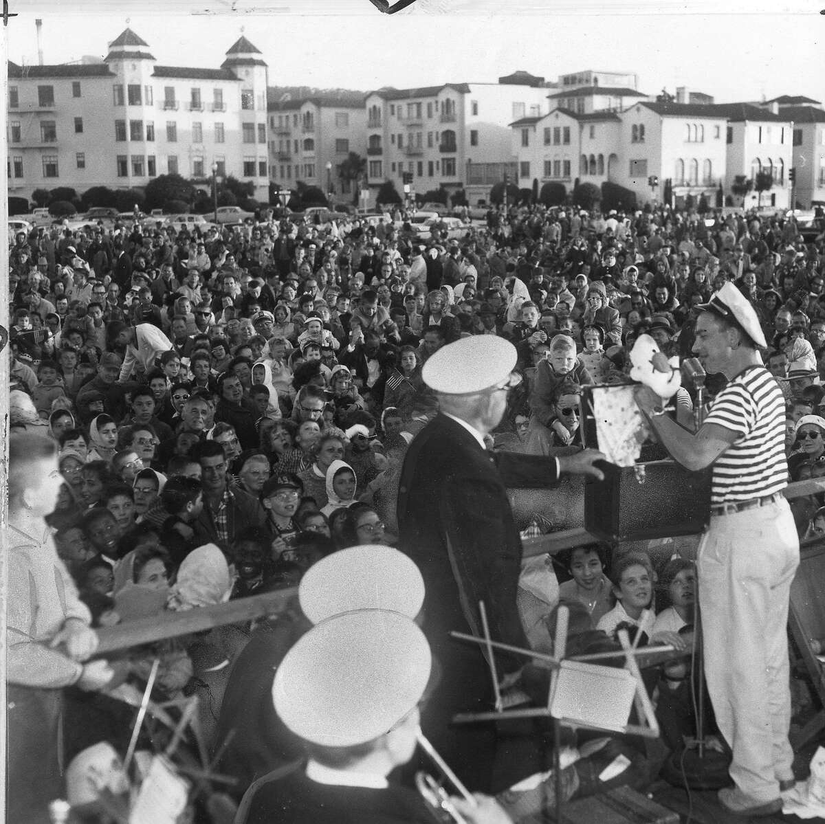 Six decades of SF Fourth of July photos, from fireworks to fog-outs