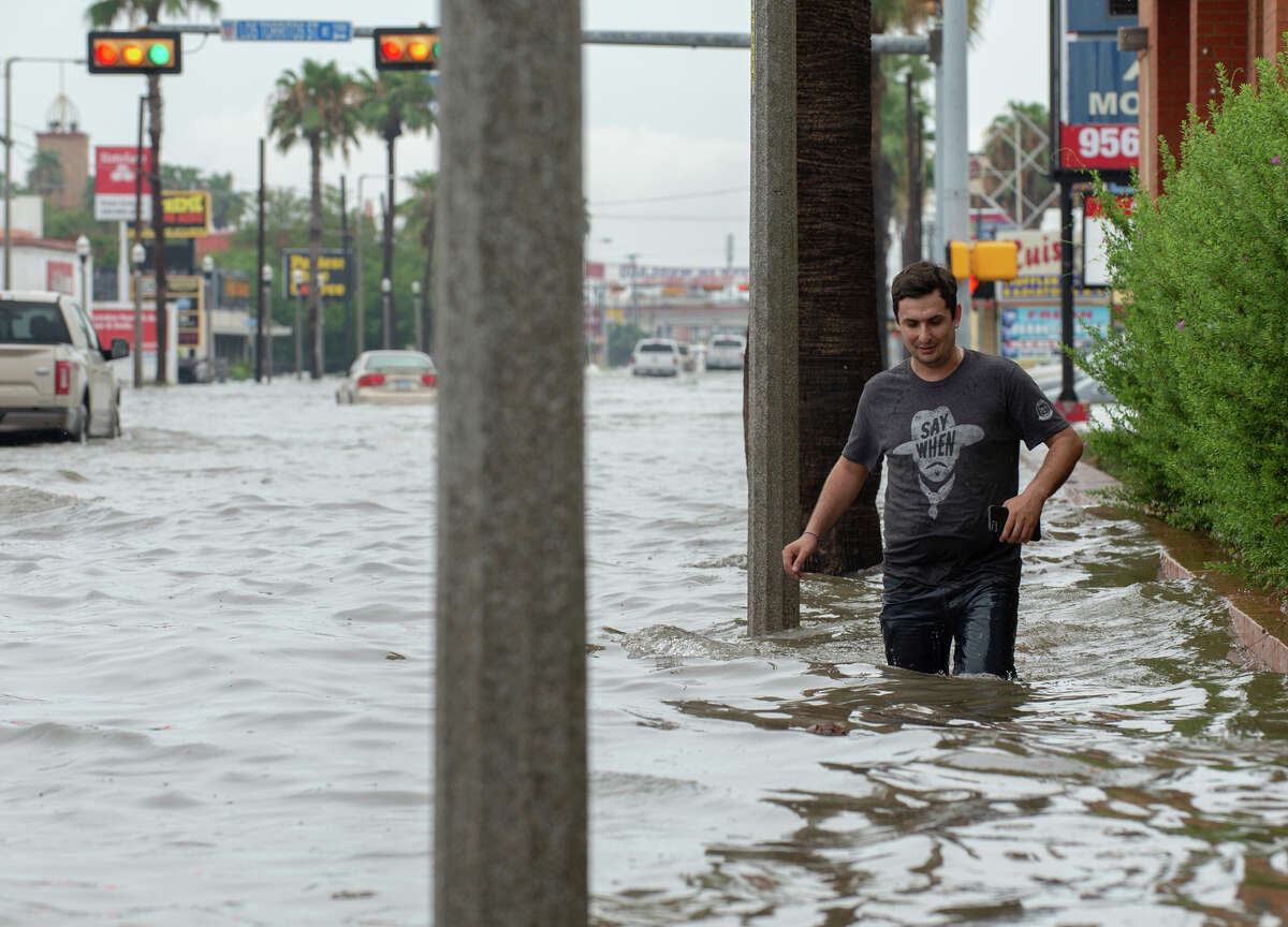 Storms slam Rio Grande Valley; hundreds rescued