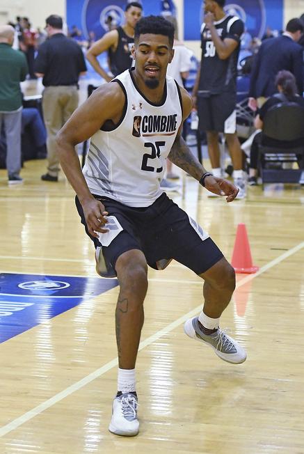 Warriors get their wing: Cincy’s Jacob Evans