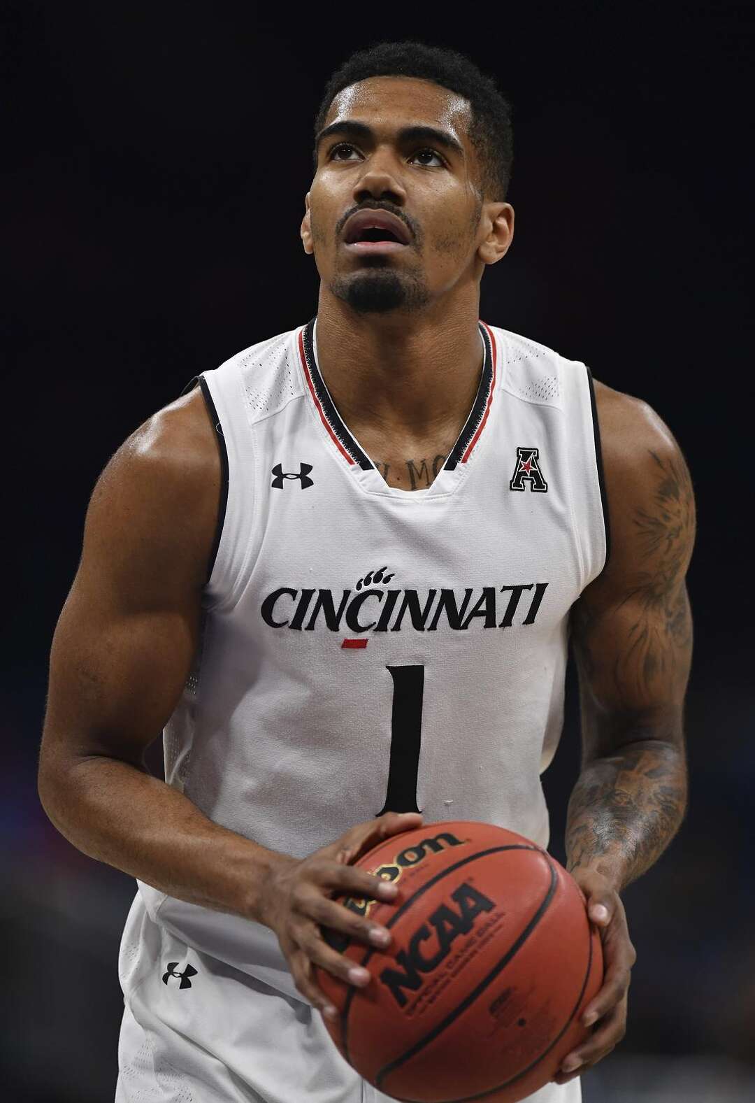Warriors get their wing: Cincy’s Jacob Evans