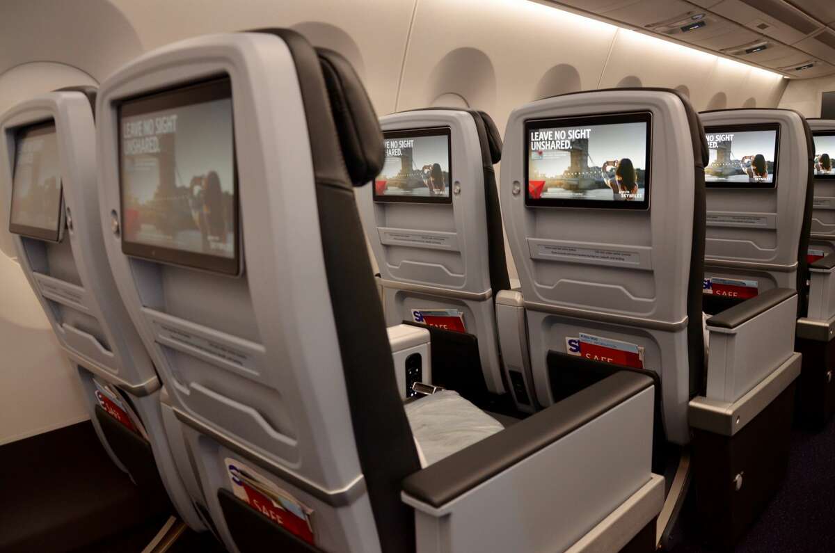 First look: United’s purple Premium Plus seat