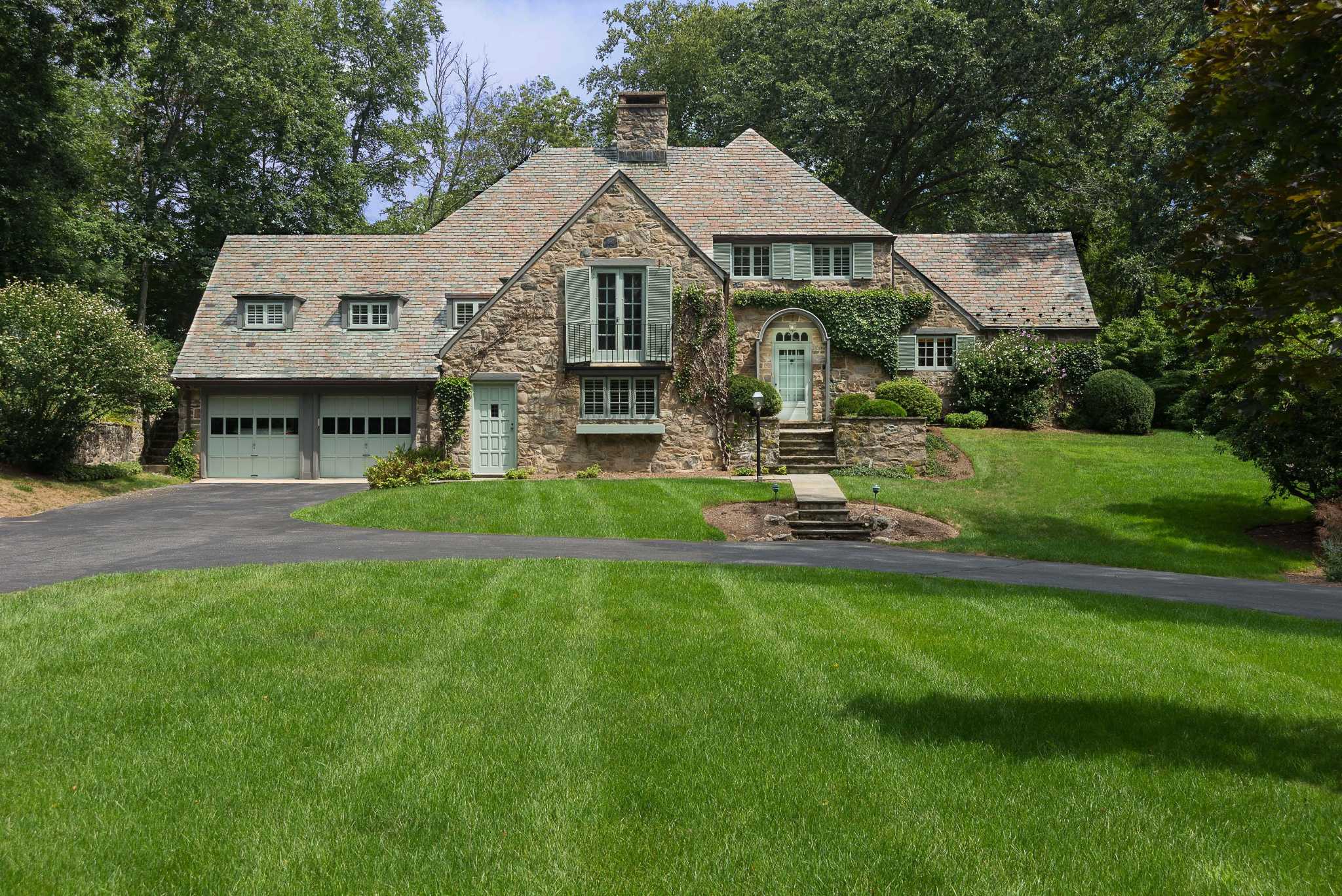 On the Market / Stone charmer former homestead of New Canaan Playhouse ...