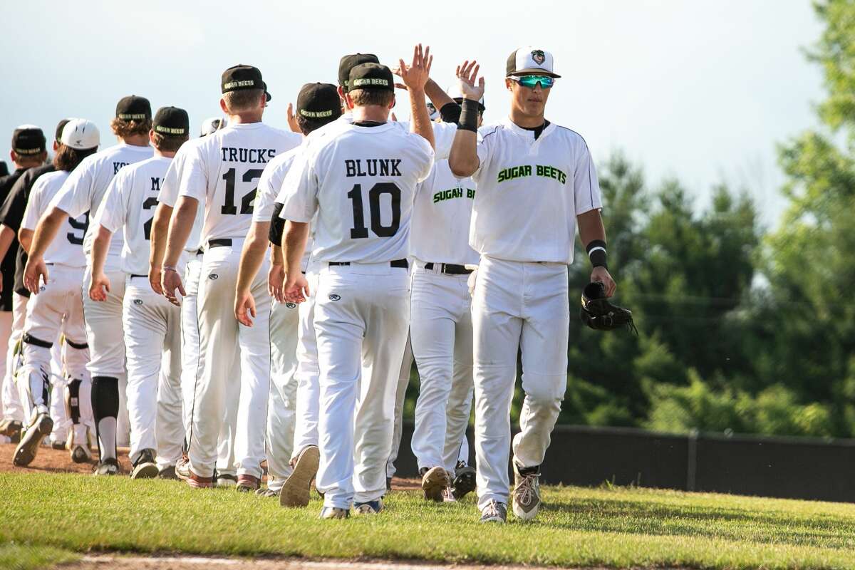 Saginaw Sugar Beets vs. Hamilton Joes at Bullock Creek High School ...
