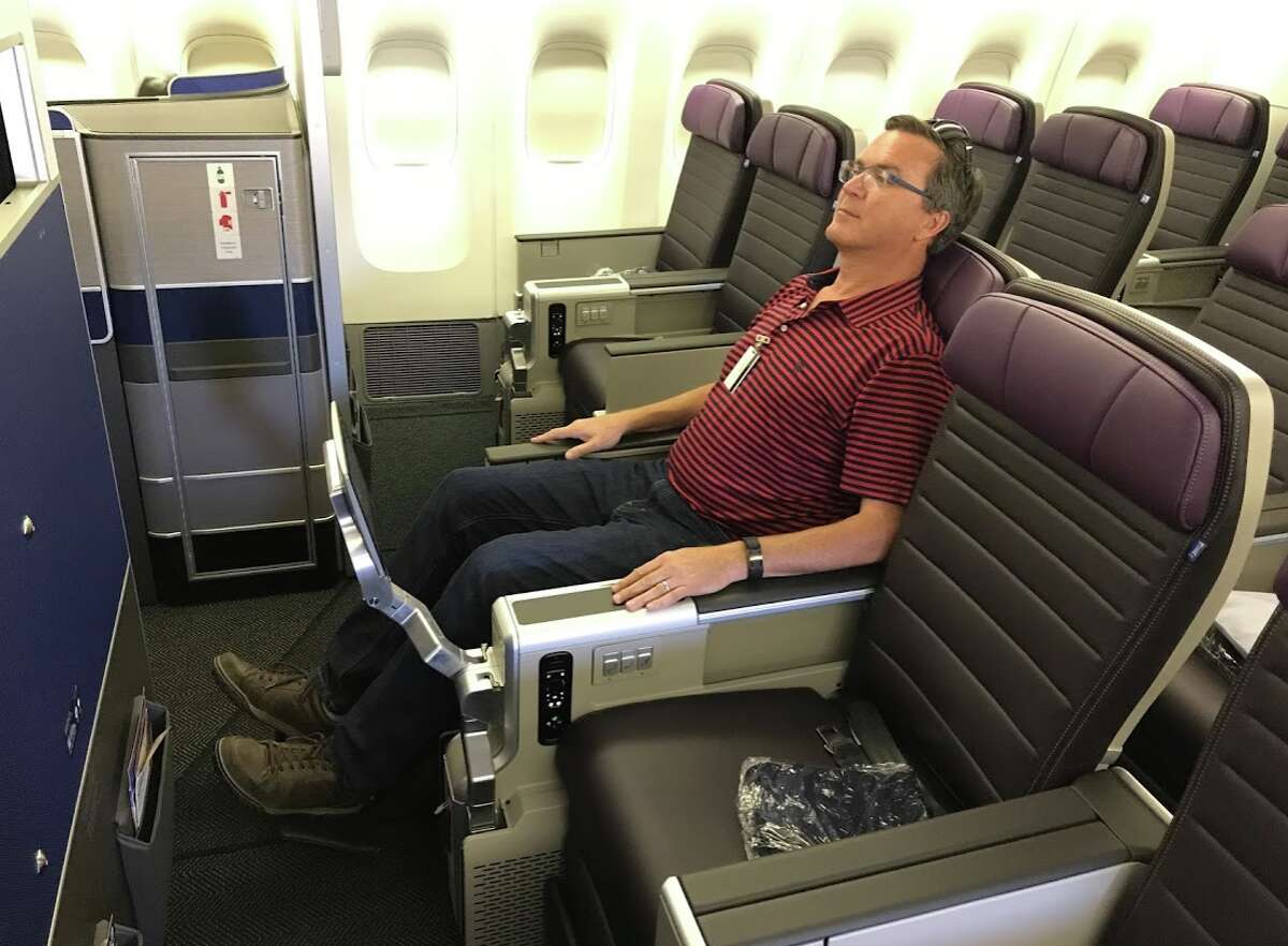 First look: United’s purple Premium Plus seat