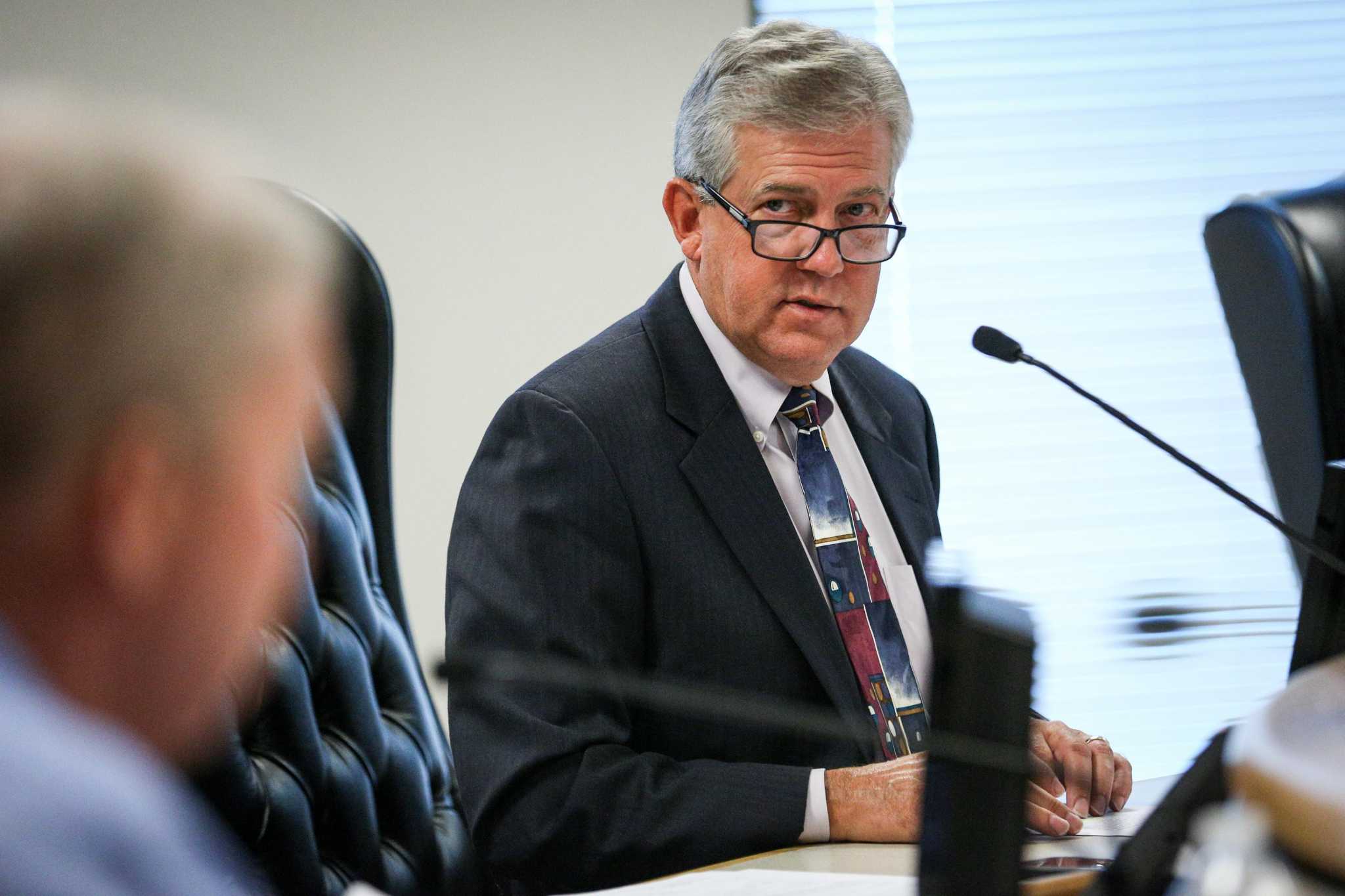 Commissioners adopt new rules for public comment