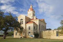 29 Historic Texas courthouses that look like castles