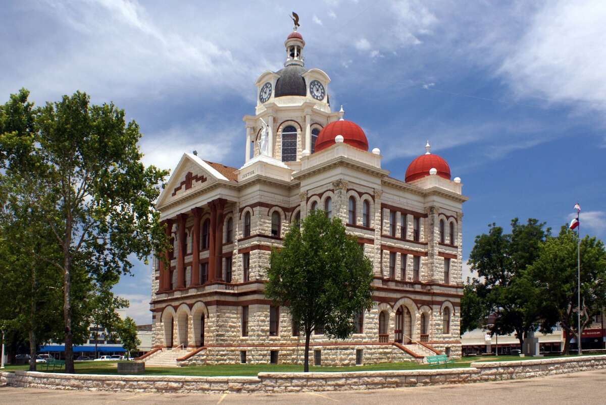 29 Historic Texas courthouses that look like castles