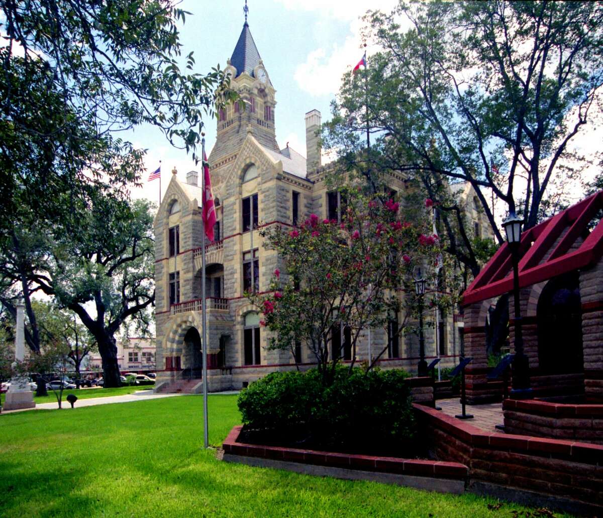 29 Historic Texas courthouses that look like castles