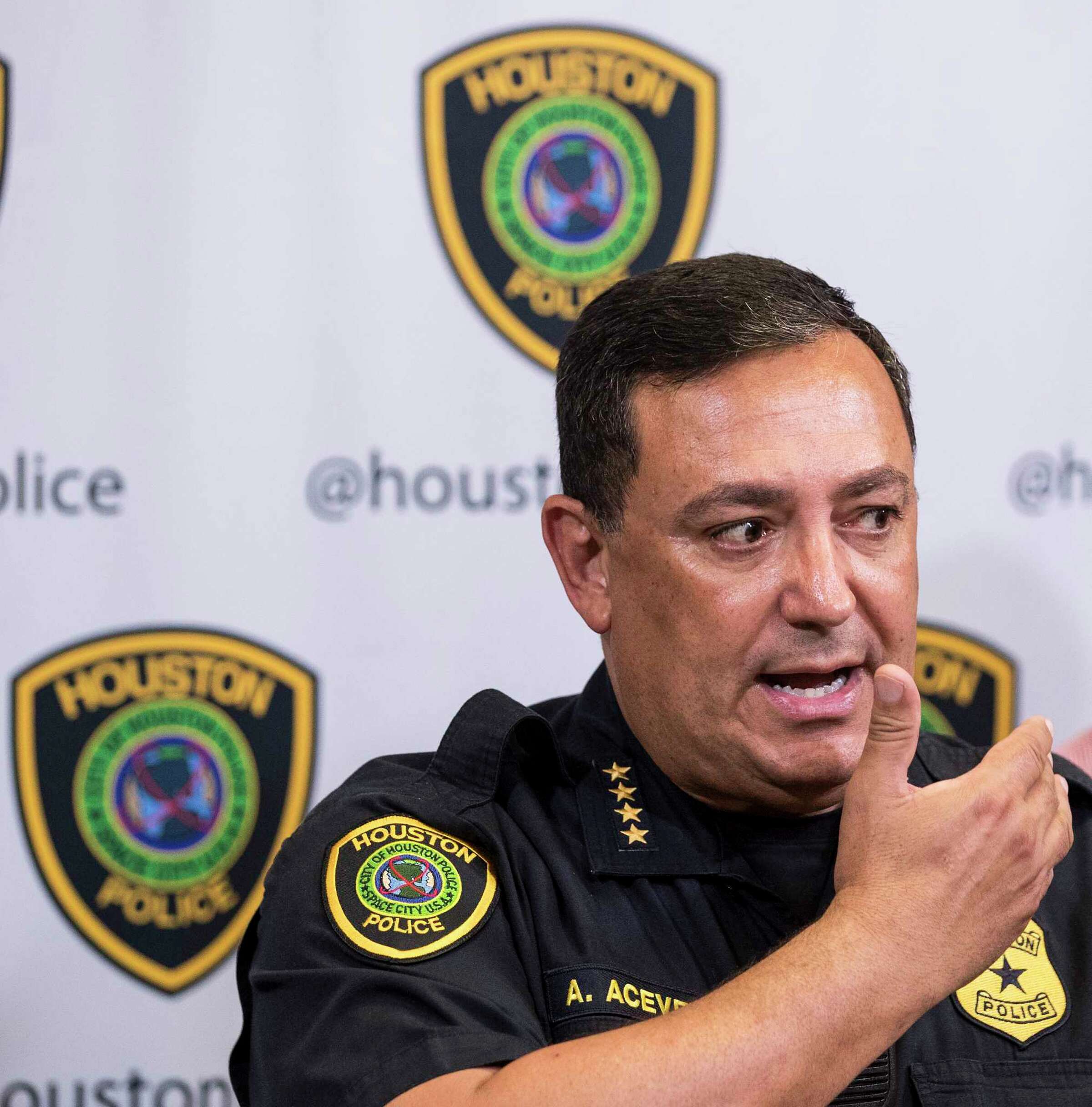 Man accused of hiring hitman to kill Houston police officer for writing ...