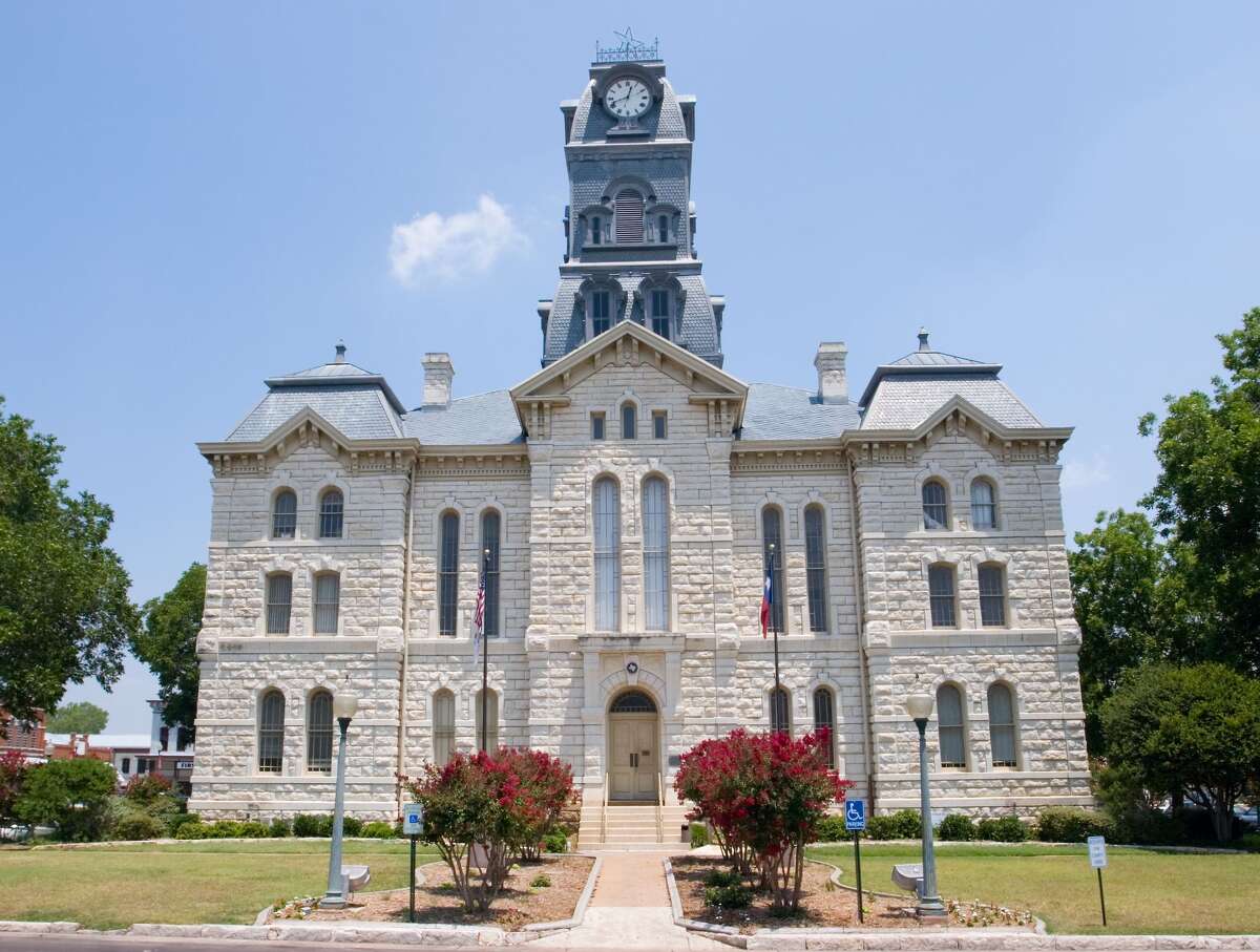 29 Historic Texas courthouses that look like castles