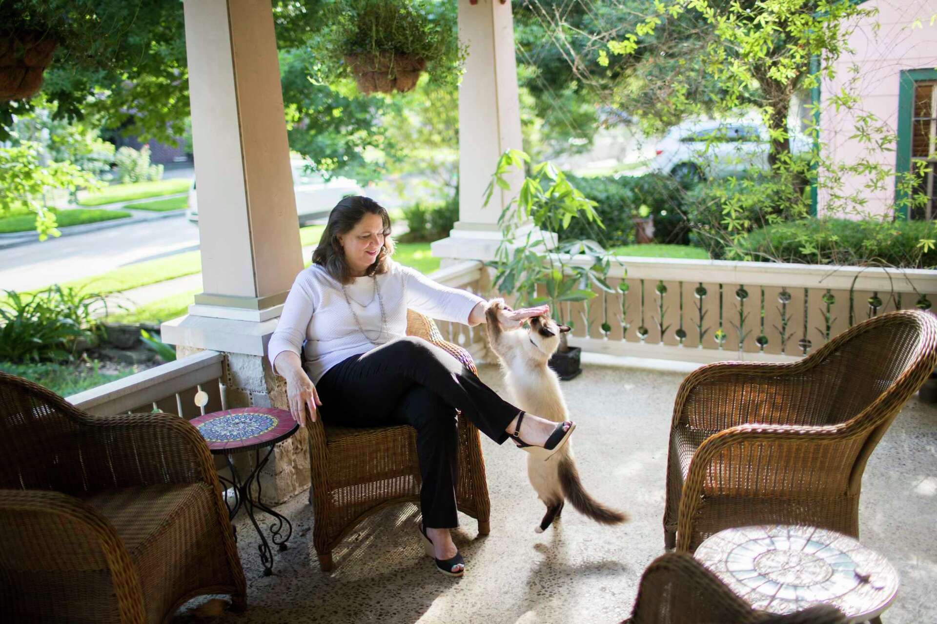 This sustainable garden in West U puts Houston's rain to work