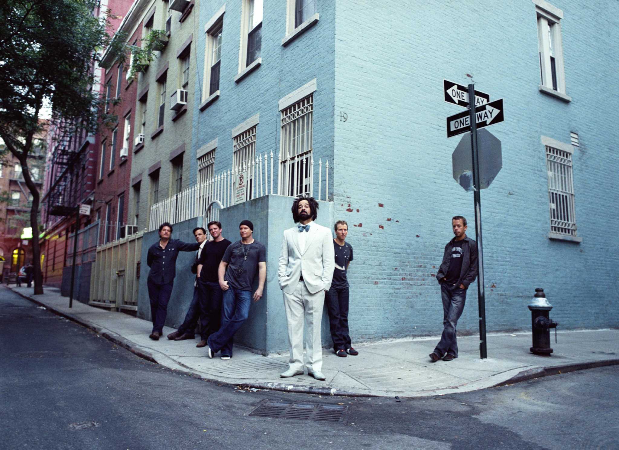 Counting Crows celebrate 25 years of music, hold no grudges
