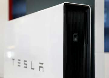 Under Tesla, SolarCity — once king of rooftop solar — slips into shadows