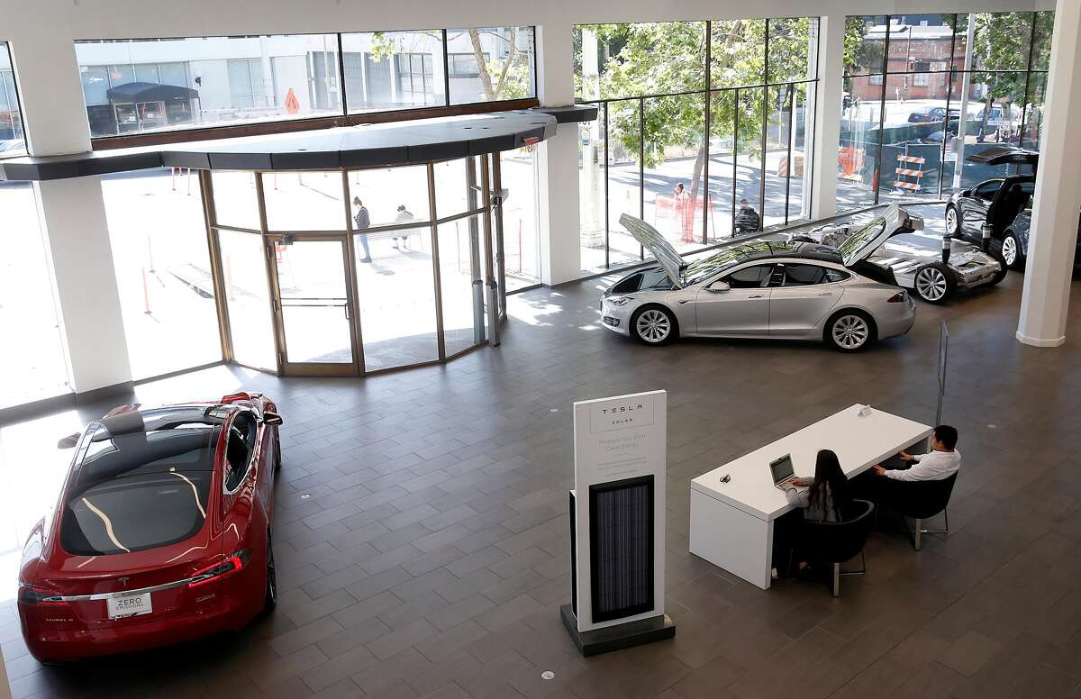 Under Tesla, SolarCity — once king of rooftop solar — slips into shadows