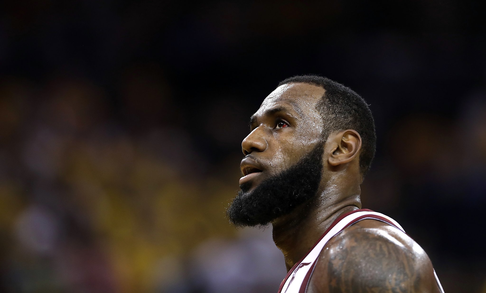 LeBron reportedly declines option, becomes free agent