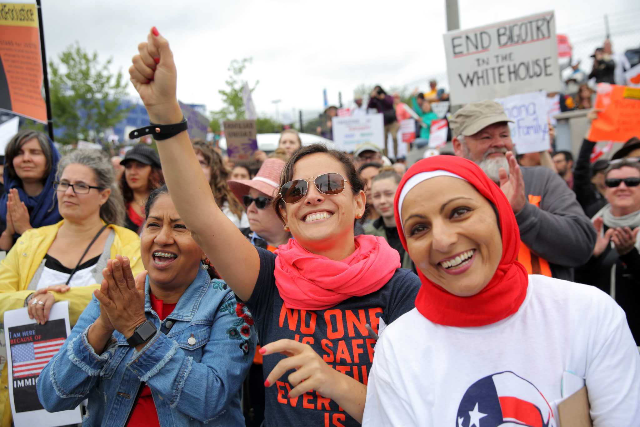 Connelly: 10,000 rally, register, write letters at feds' SeaTac ...