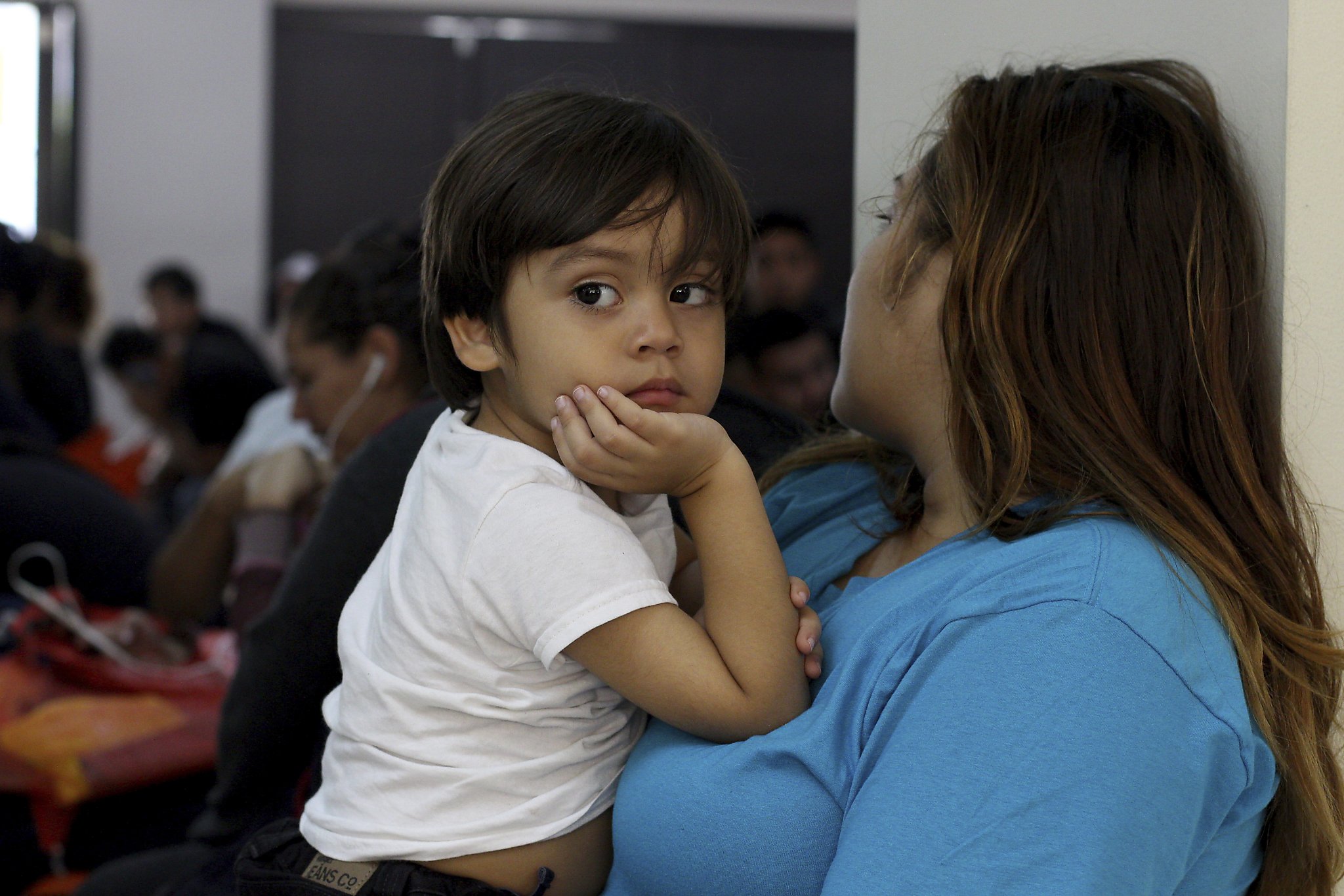 Hundreds deported to Central America after fleeing gangs