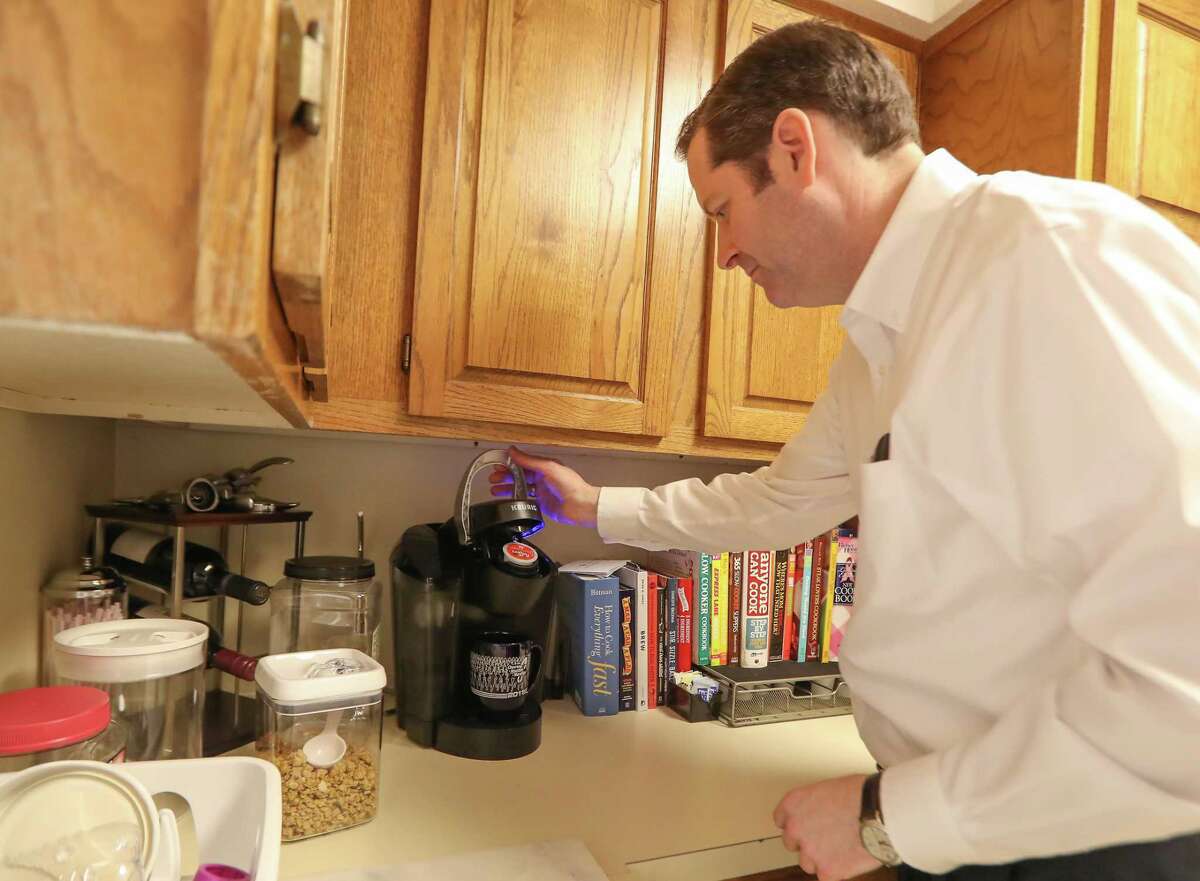 It pays to switch power plans, but few Houstonians do