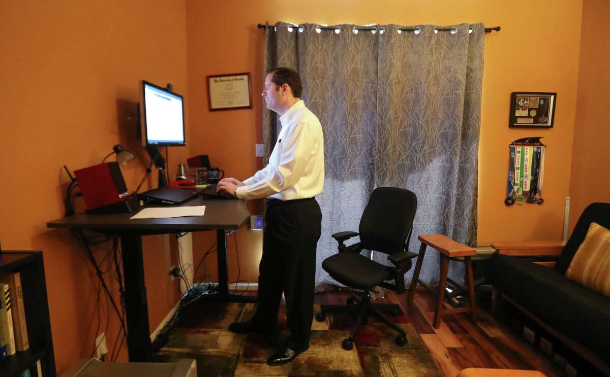 It pays to switch power plans, but few Houstonians do