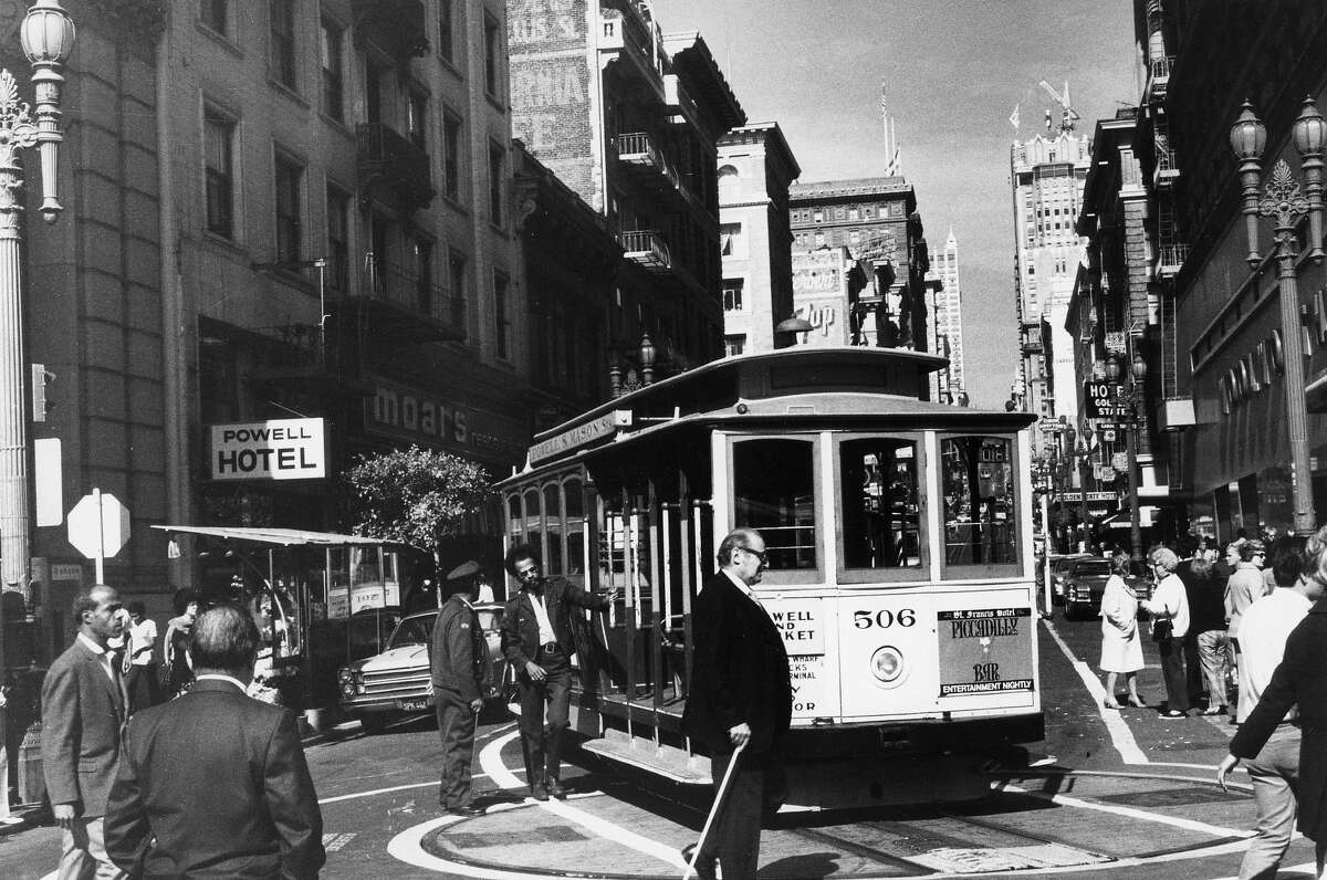 Powell Street turntable: San Francisco's most popular cable car pickup ...