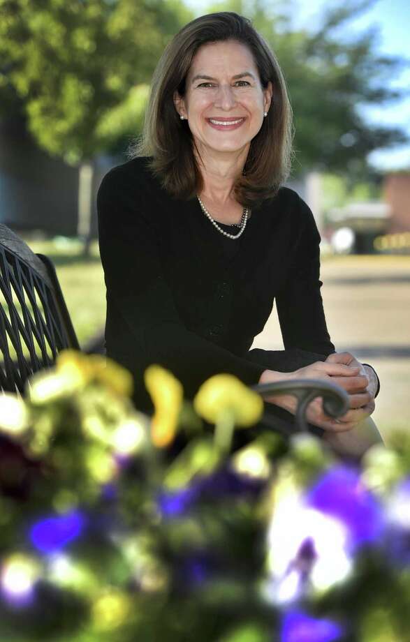 Susan Bysiewicz, an insider in an outsider’s year - Connecticut Post