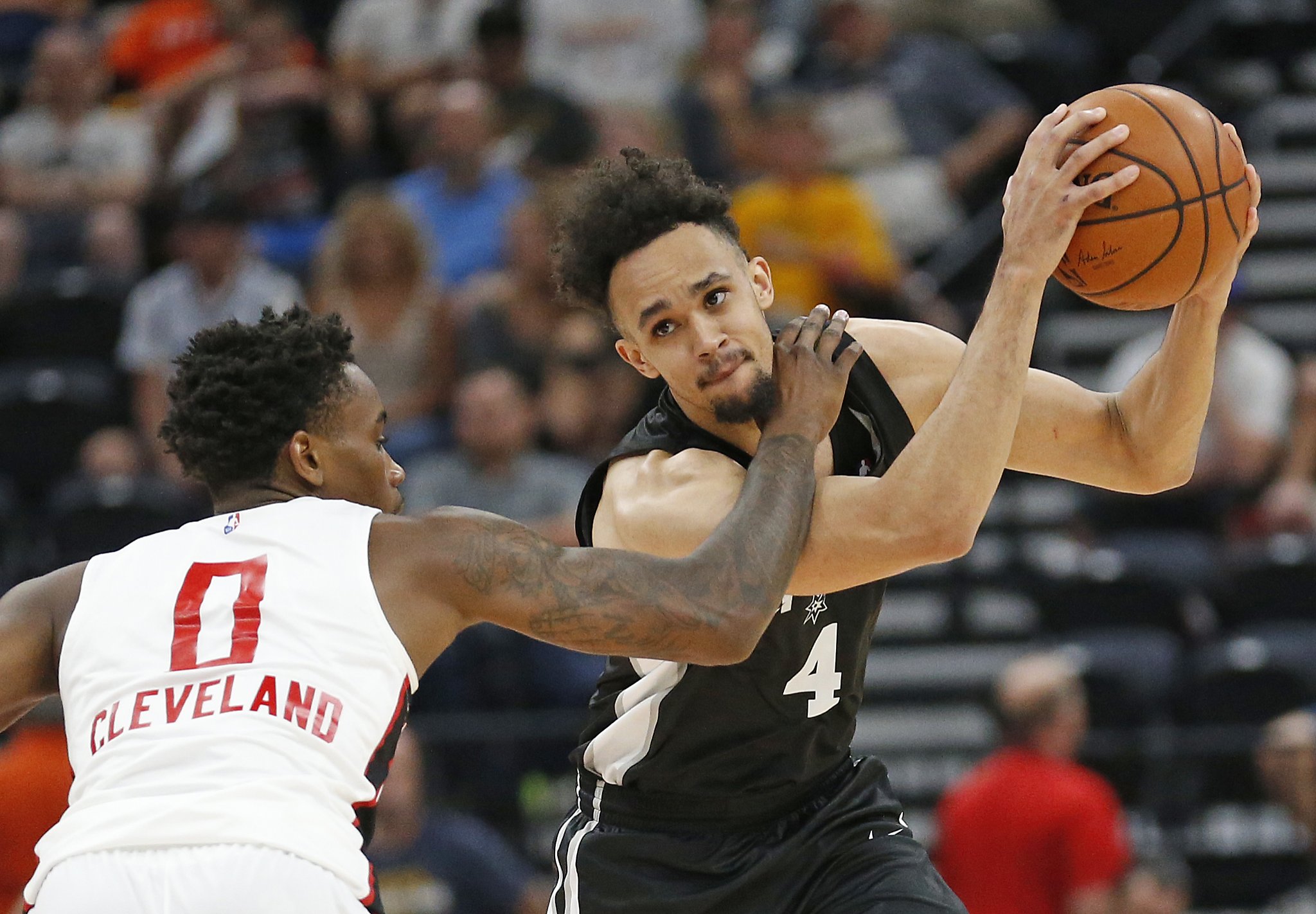 Spurs' White says foot recovery 'going in right direction'