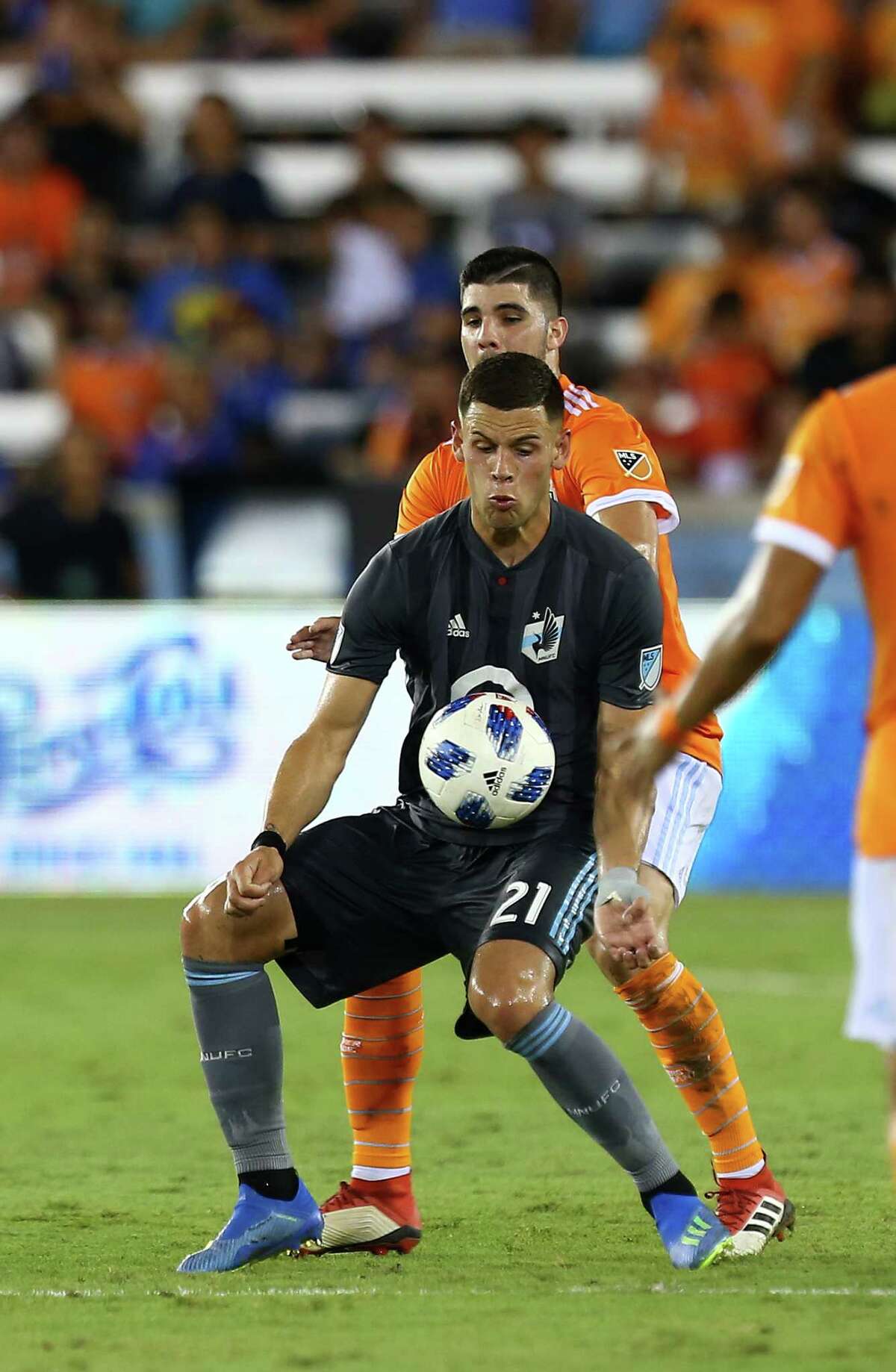 Dynamo acquire Christian Ramirez in trade with Los Angeles FC