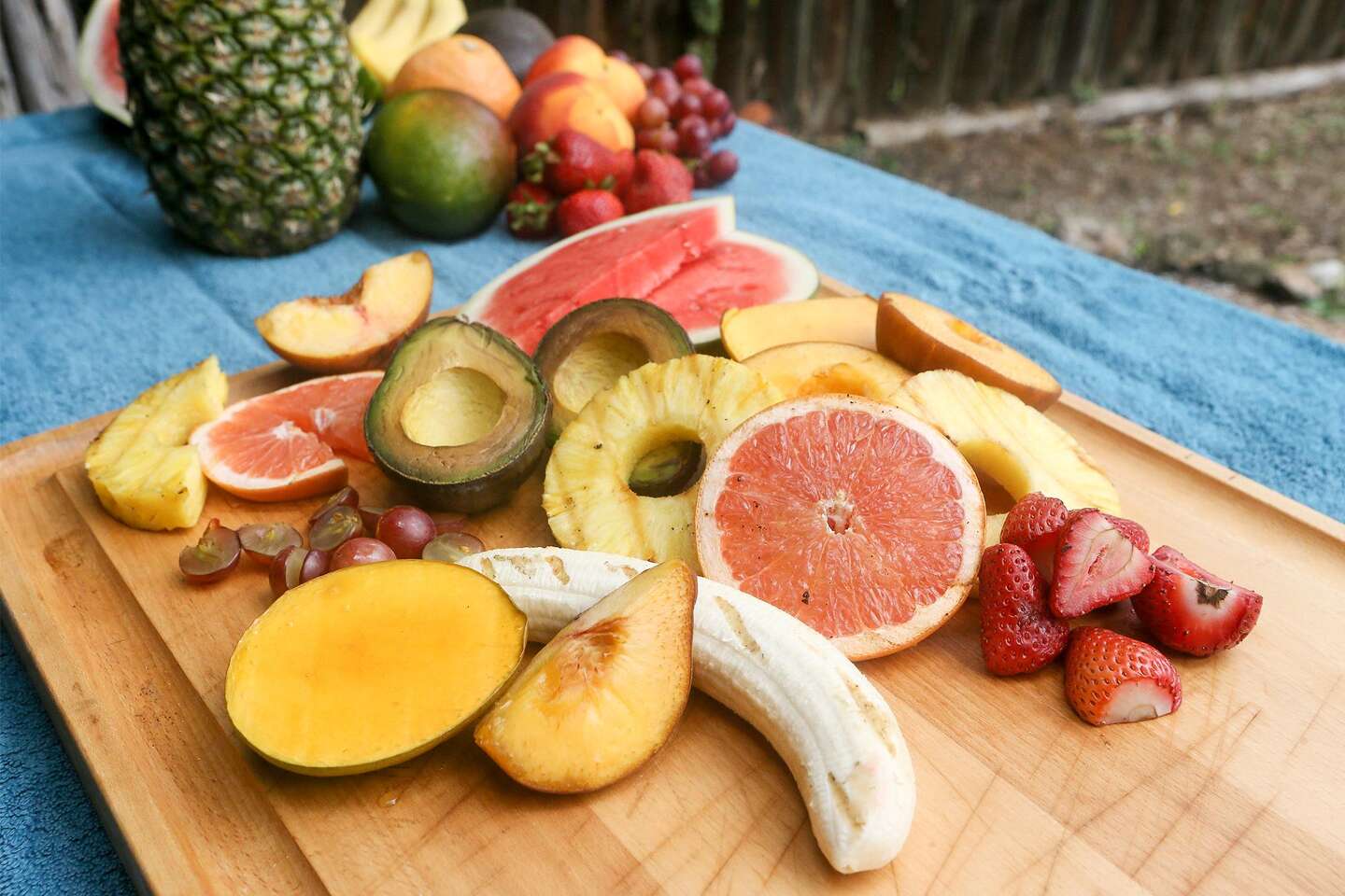 The 4 fruits to put in the smoker, and 5 to avoid