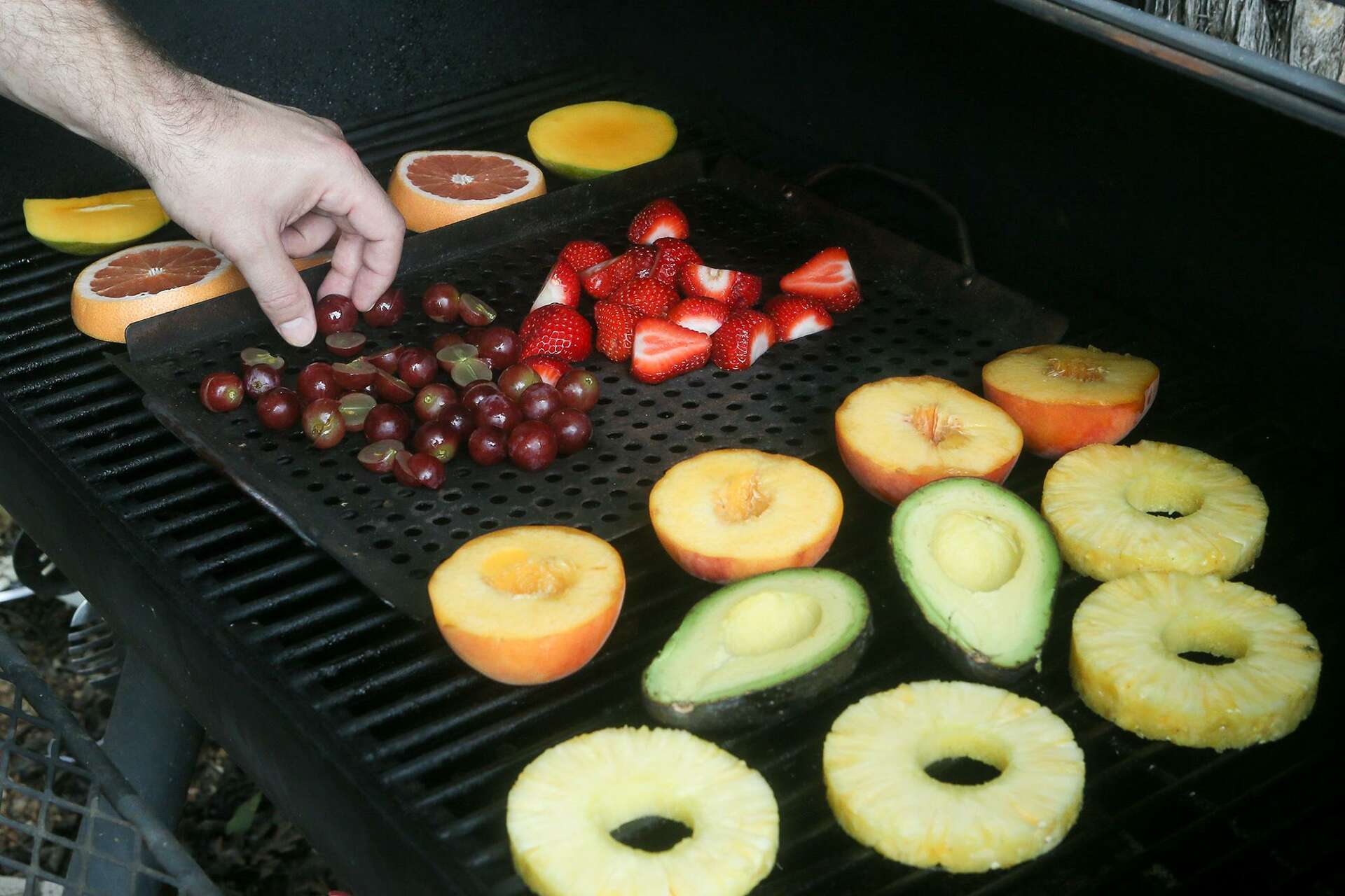 The 4 fruits to put in the smoker, and 5 to avoid
