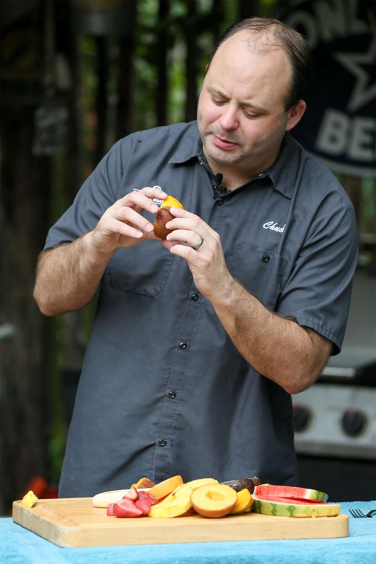 The 4 fruits to put in the smoker, and 5 to avoid