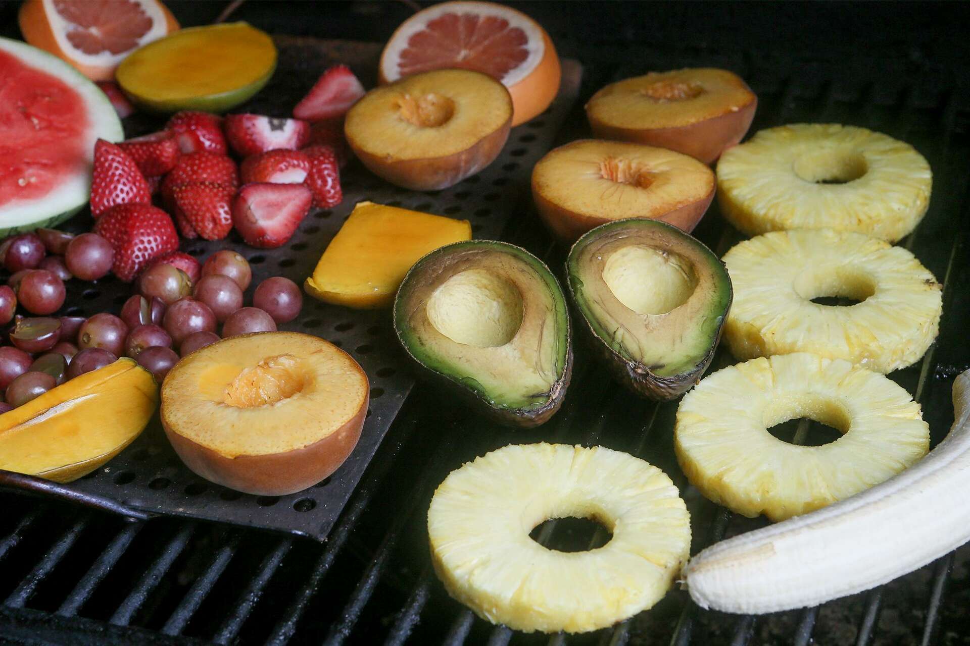 The 4 fruits to put in the smoker, and 5 to avoid