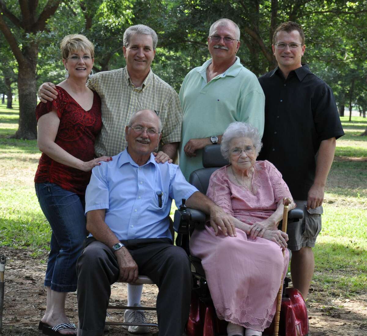 Robert, Leta Mae Hawkins honored posthumously