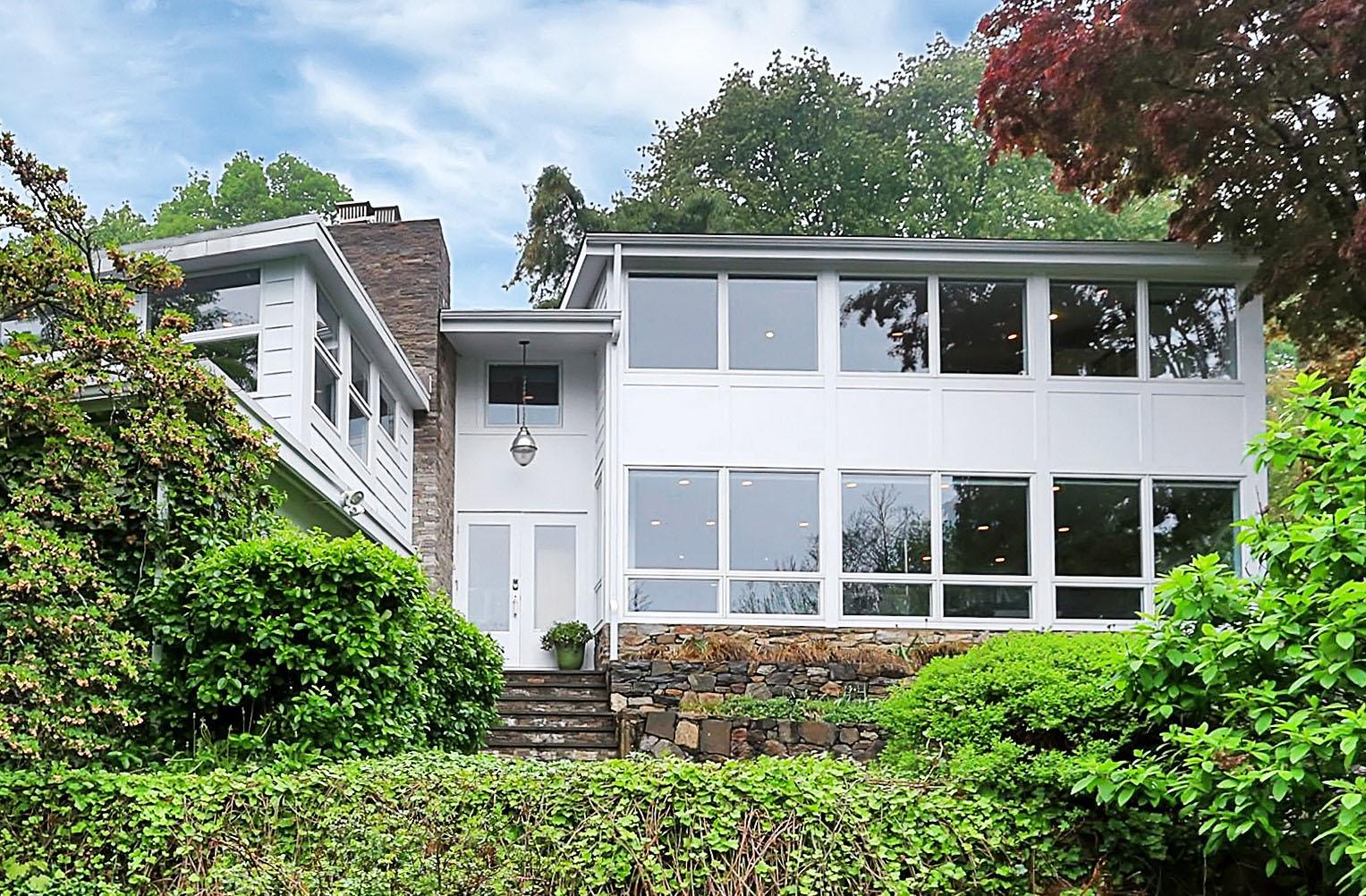 On the Market / Fairfield house brings the outdoors inside
